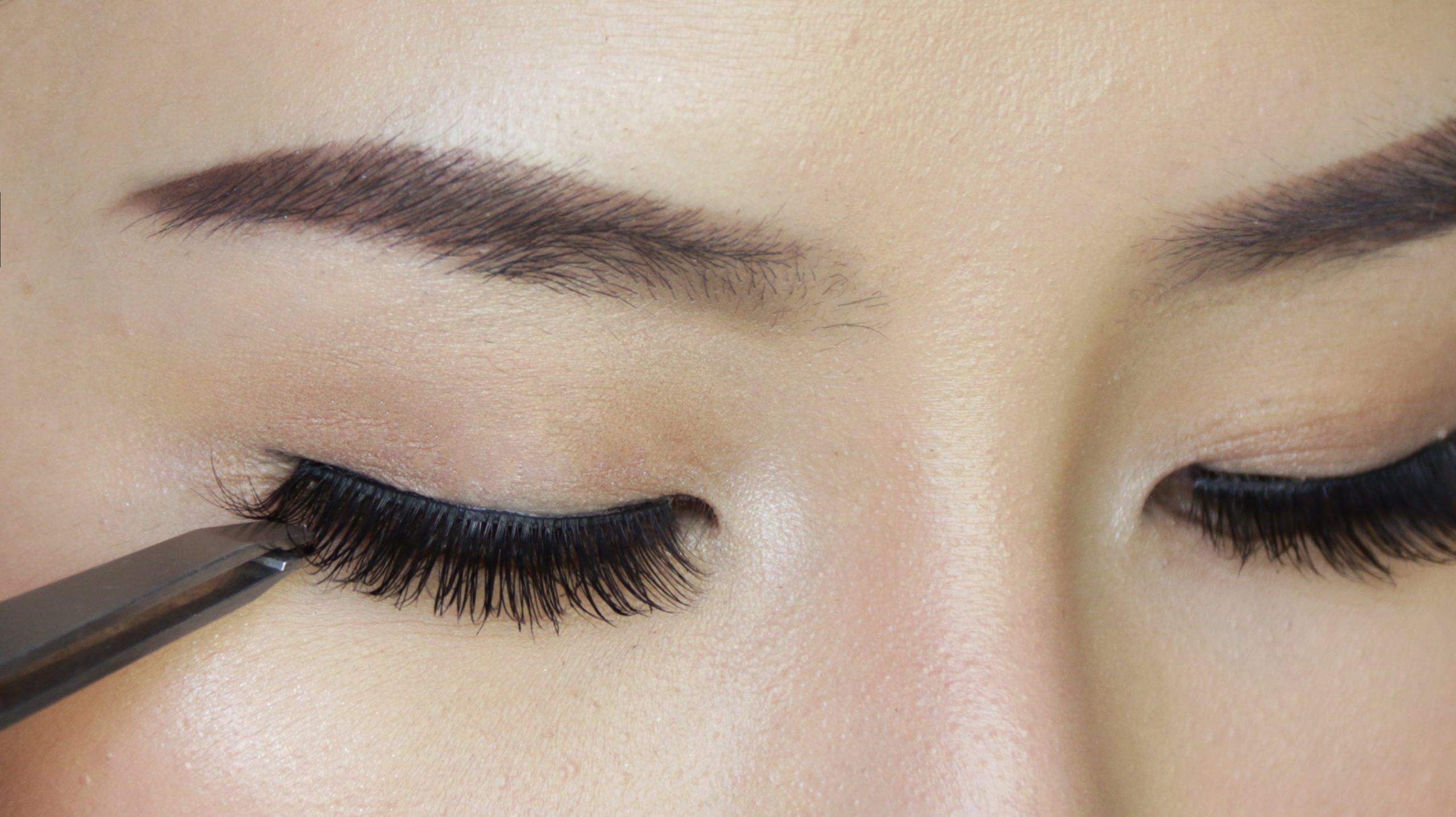 The pros and the cons of fake eyelashes - Eyelashesworld.com